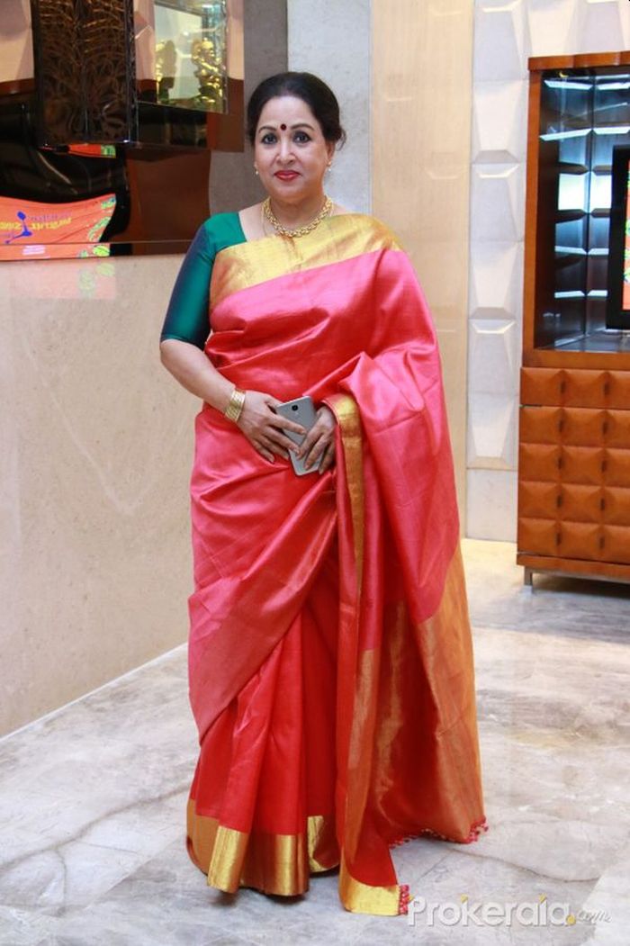 வலிமை திரைப்படத்தில் தல அஜித்தின் அம்மா இவரா..? திரைப்படத்தின் ...